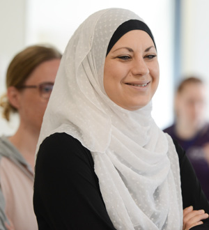 Bliv SOSU-assistent, -hjælper eller pædagogisk assistent.