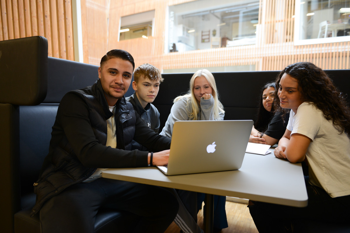 Elever | Uddannelse, hverdag og vejledning