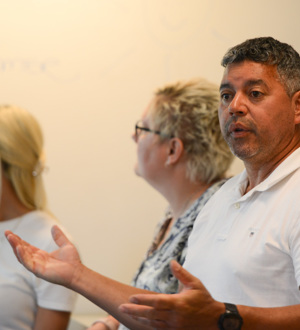 Bliv SOSU-assistent, -hjælper eller pædagogisk assistent.